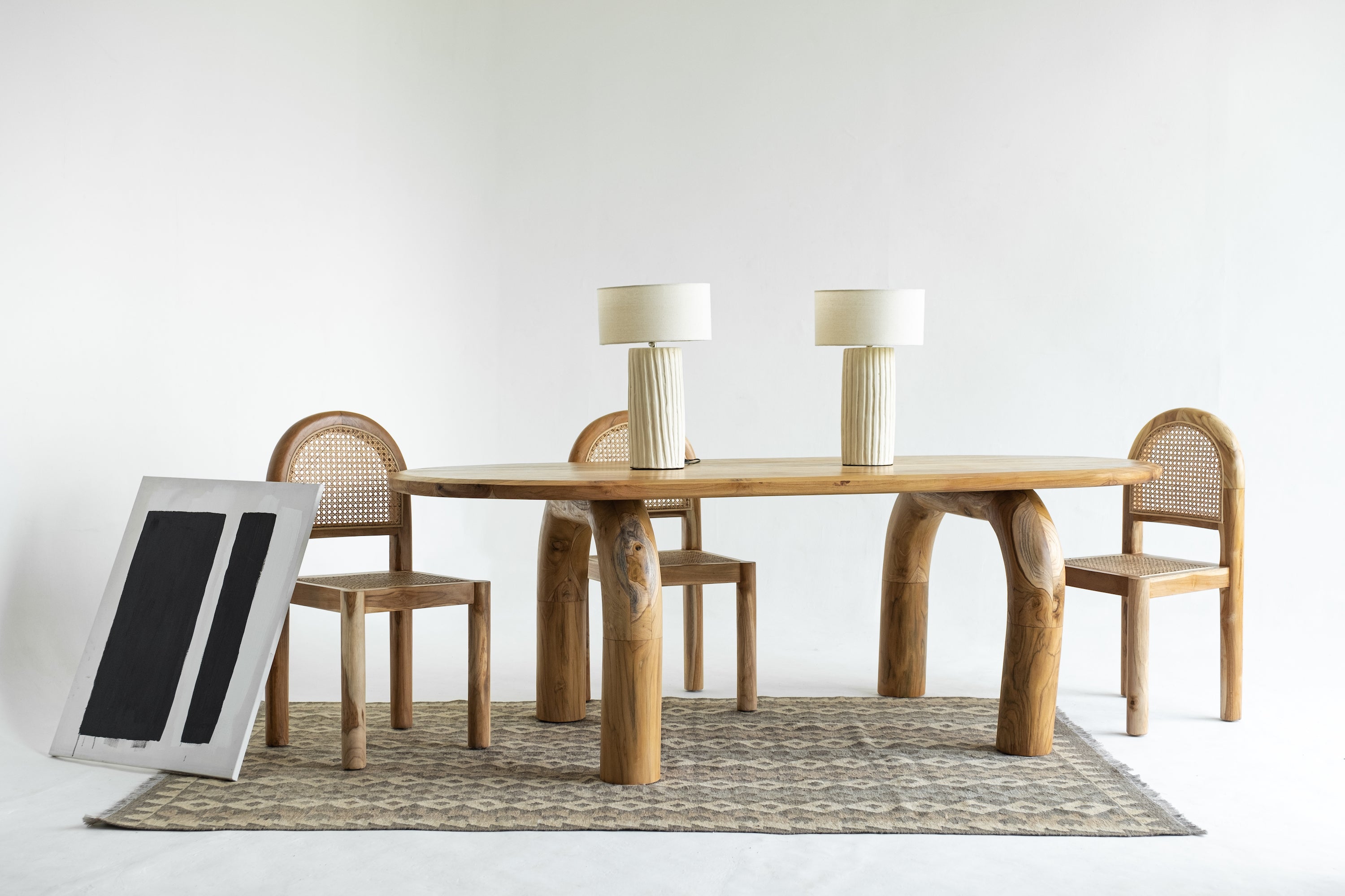 Archie Pill Dining Table – KASTILLO